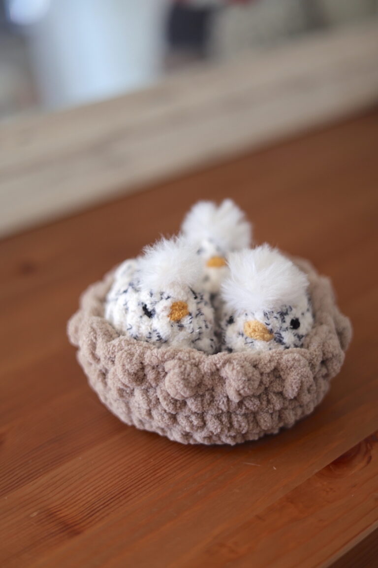 Nest CROCHET PATTERN (chickens NOT included) - Oak and Marlow