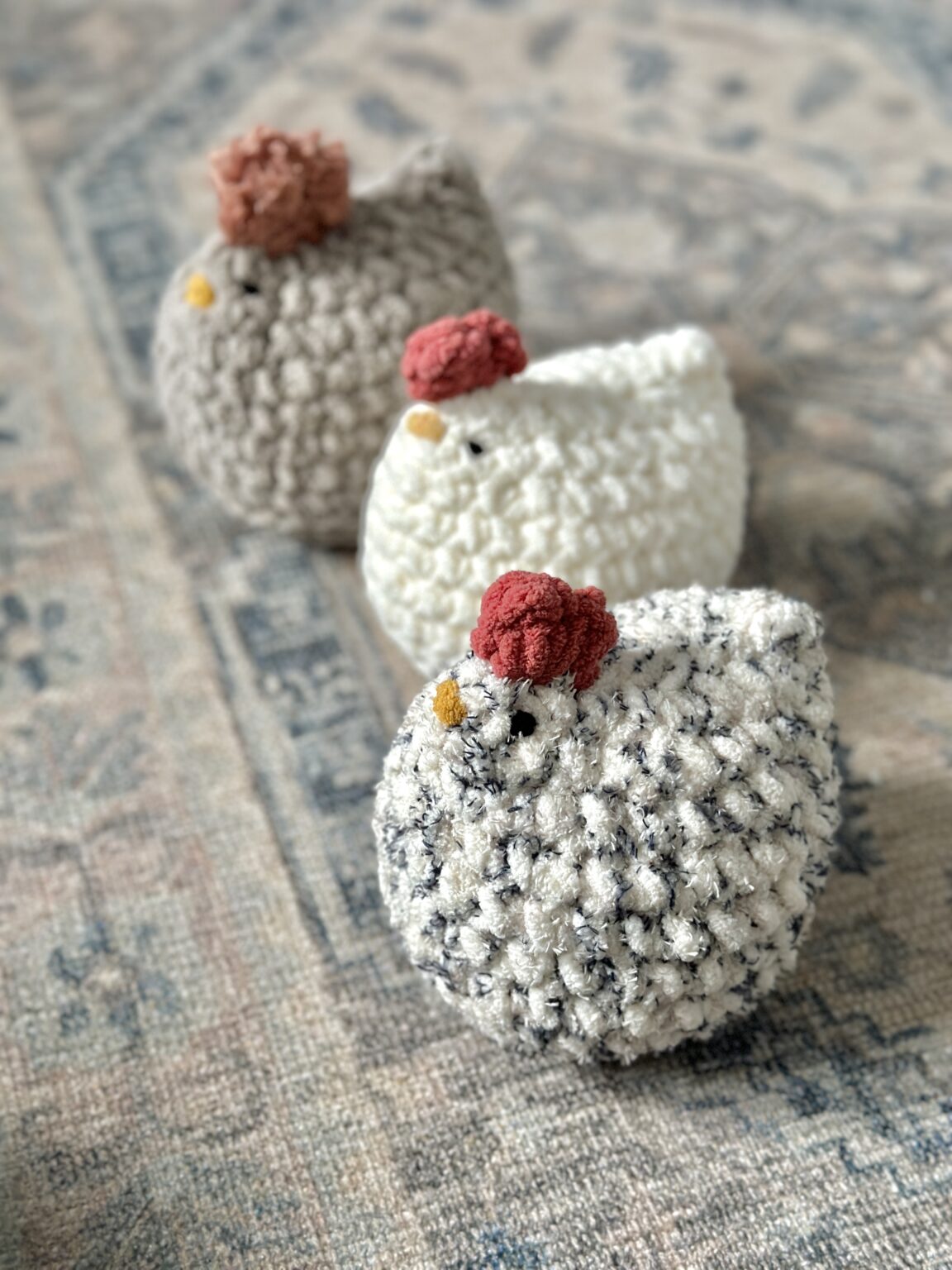 Crochet Chicken Pattern Roundup - Oak and Marlow