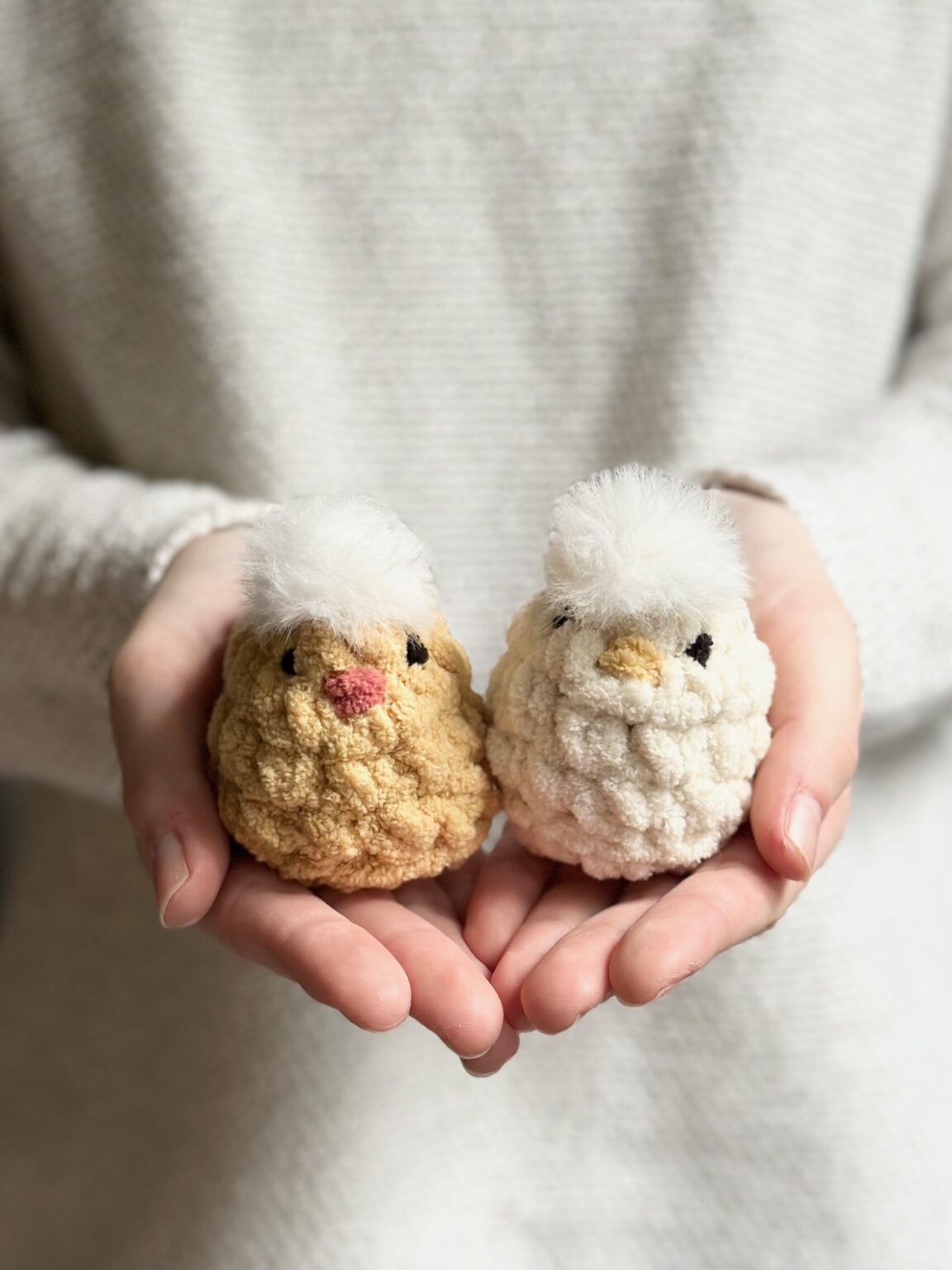 Mama and Mini Mabel Chicken™ CROCHET PATTERN - Oak and Marlow