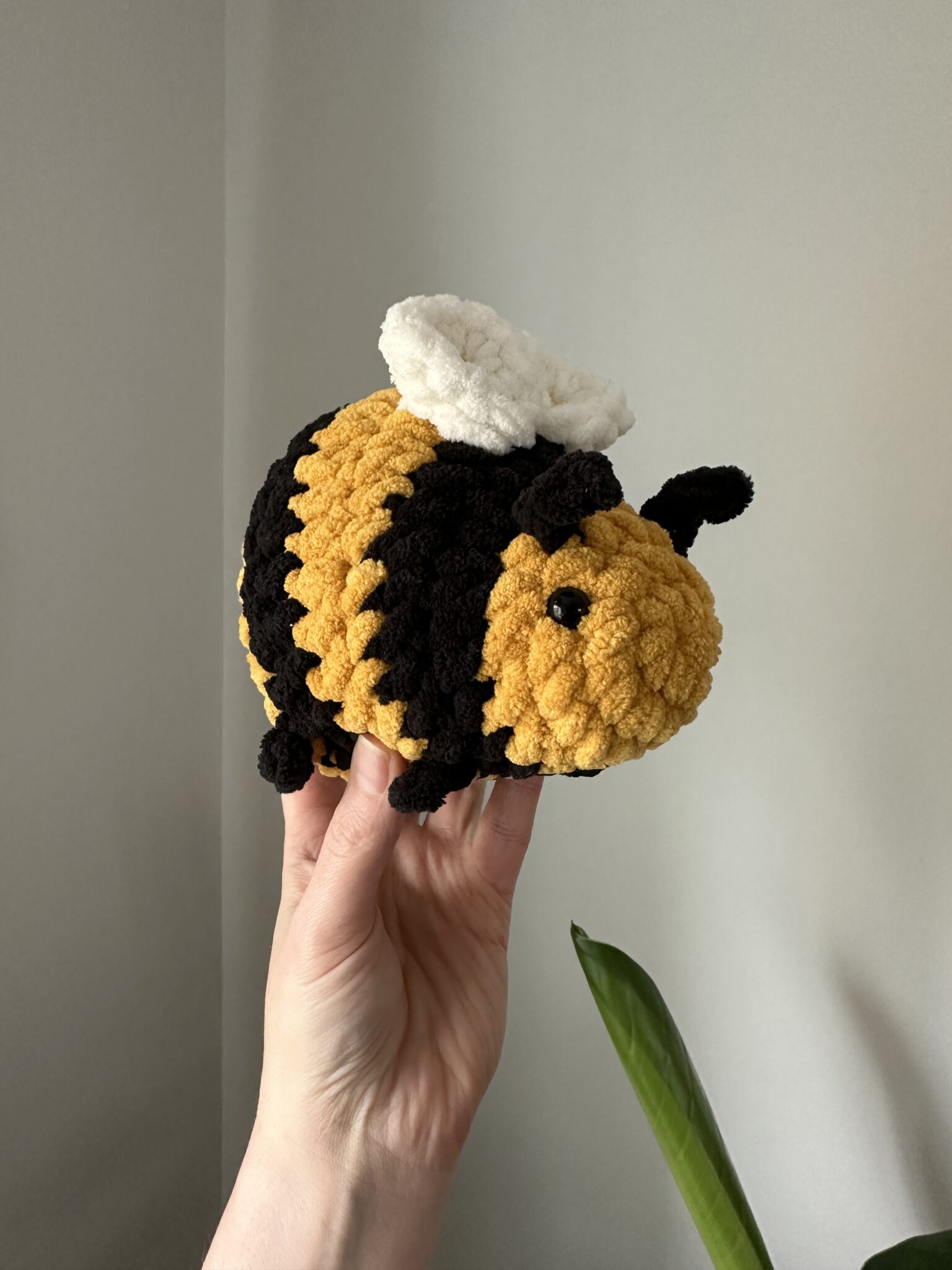 Jellybee CROCHET PATTERN - Oak and Marlow