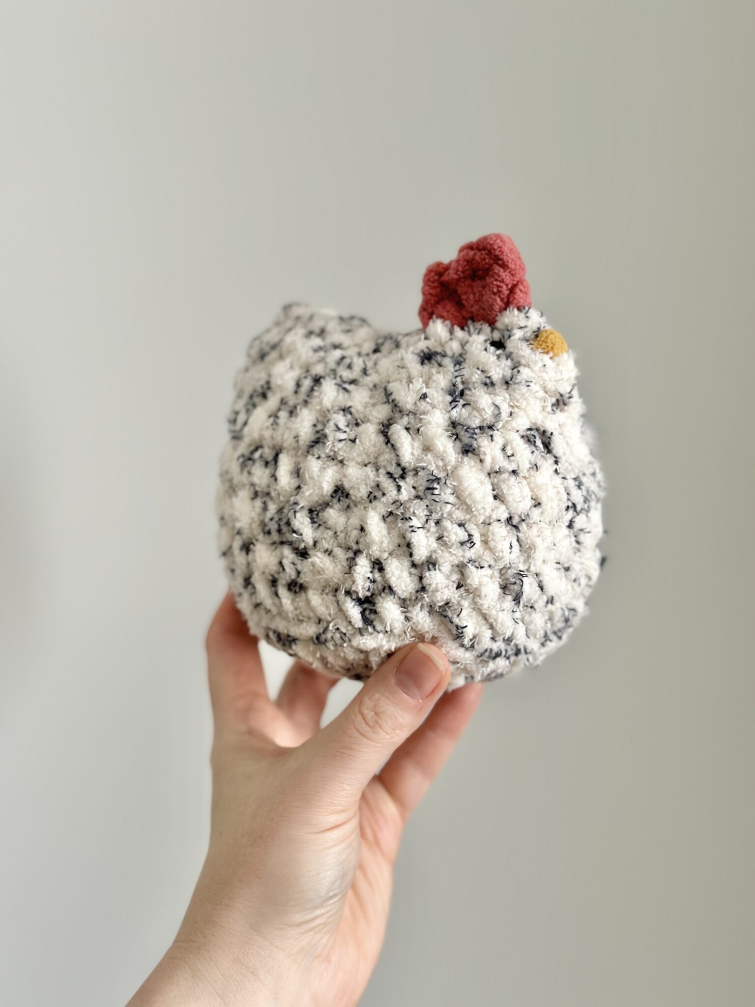 Mini Makers™ CROCHET KIT - Mabel Chicken™ - Oak and Marlow